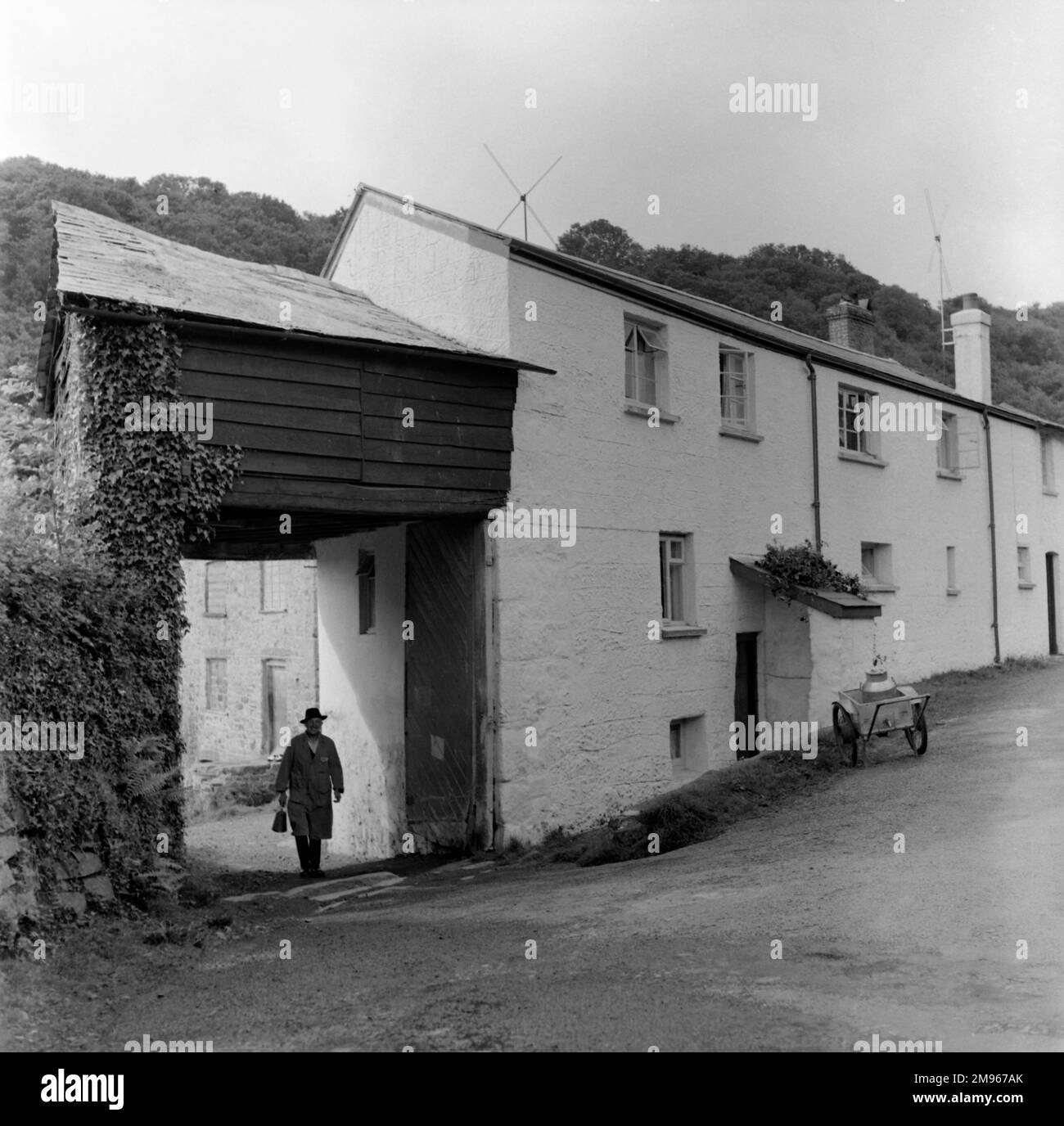 A milkman with his cart Black and White Stock Photos & Images - Alamy