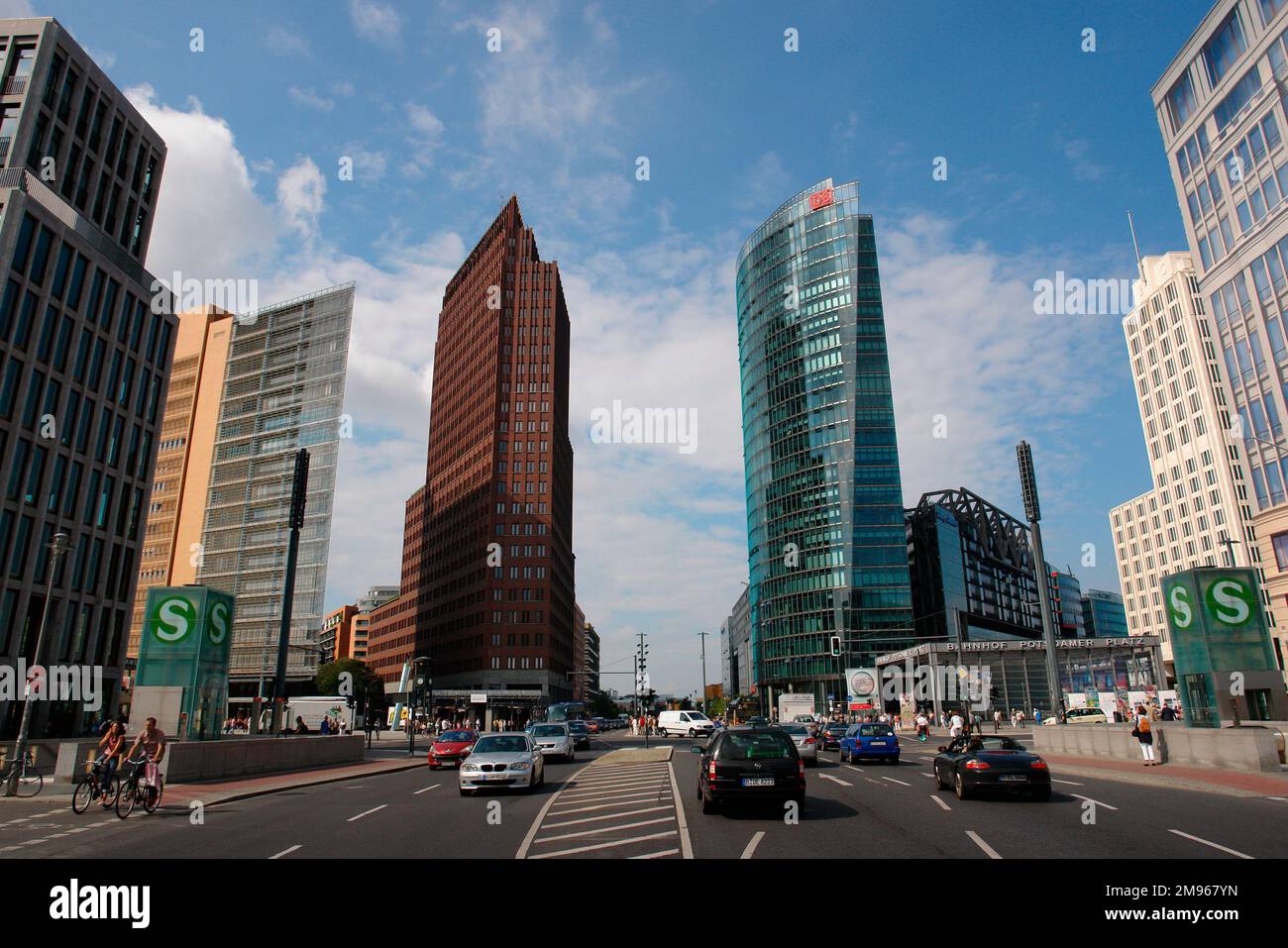 Modern buildings in the Potsdamer Platz, seen from the Leipziger ...
