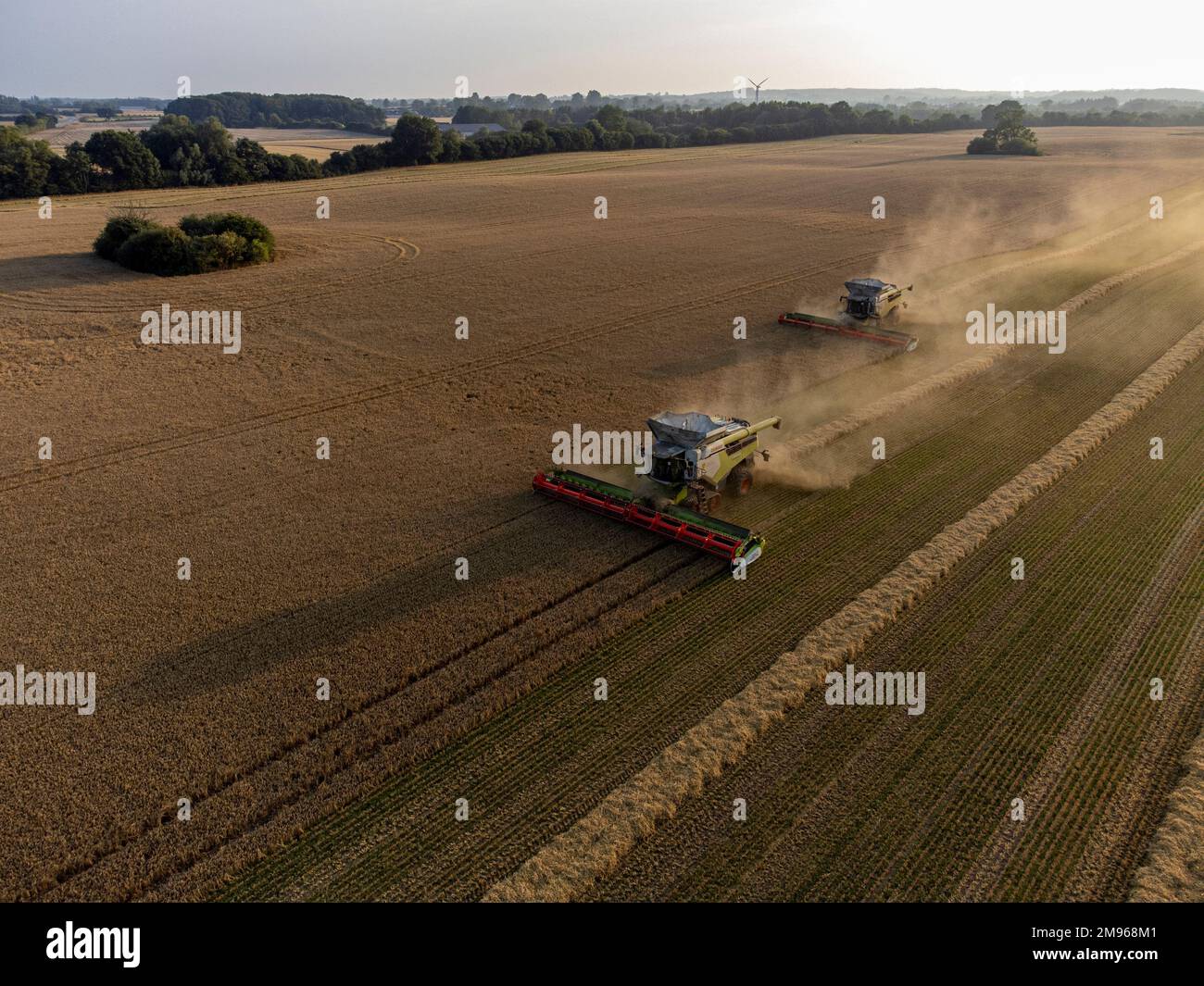 Claas combines hi-res stock photography and images - Alamy