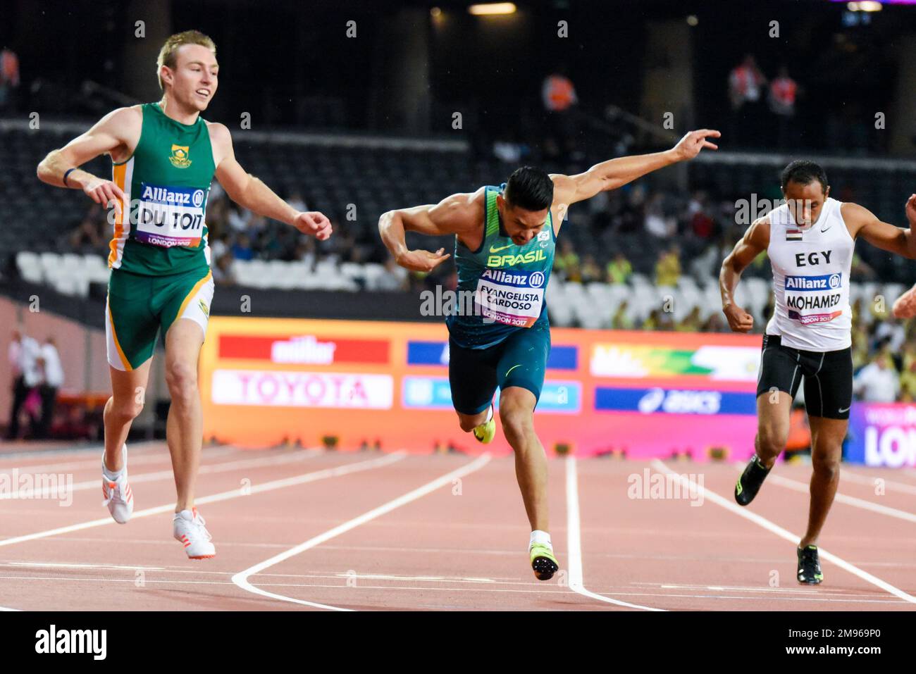 Charl Du Toit winning the 200m T37 at 2017 World Para Athletics ...