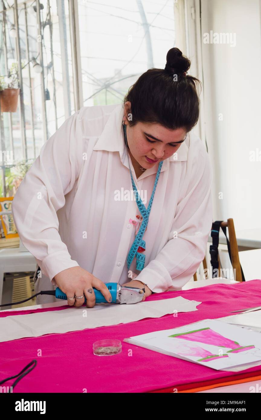 Electronic fabric cutter hi-res stock photography and images - Alamy