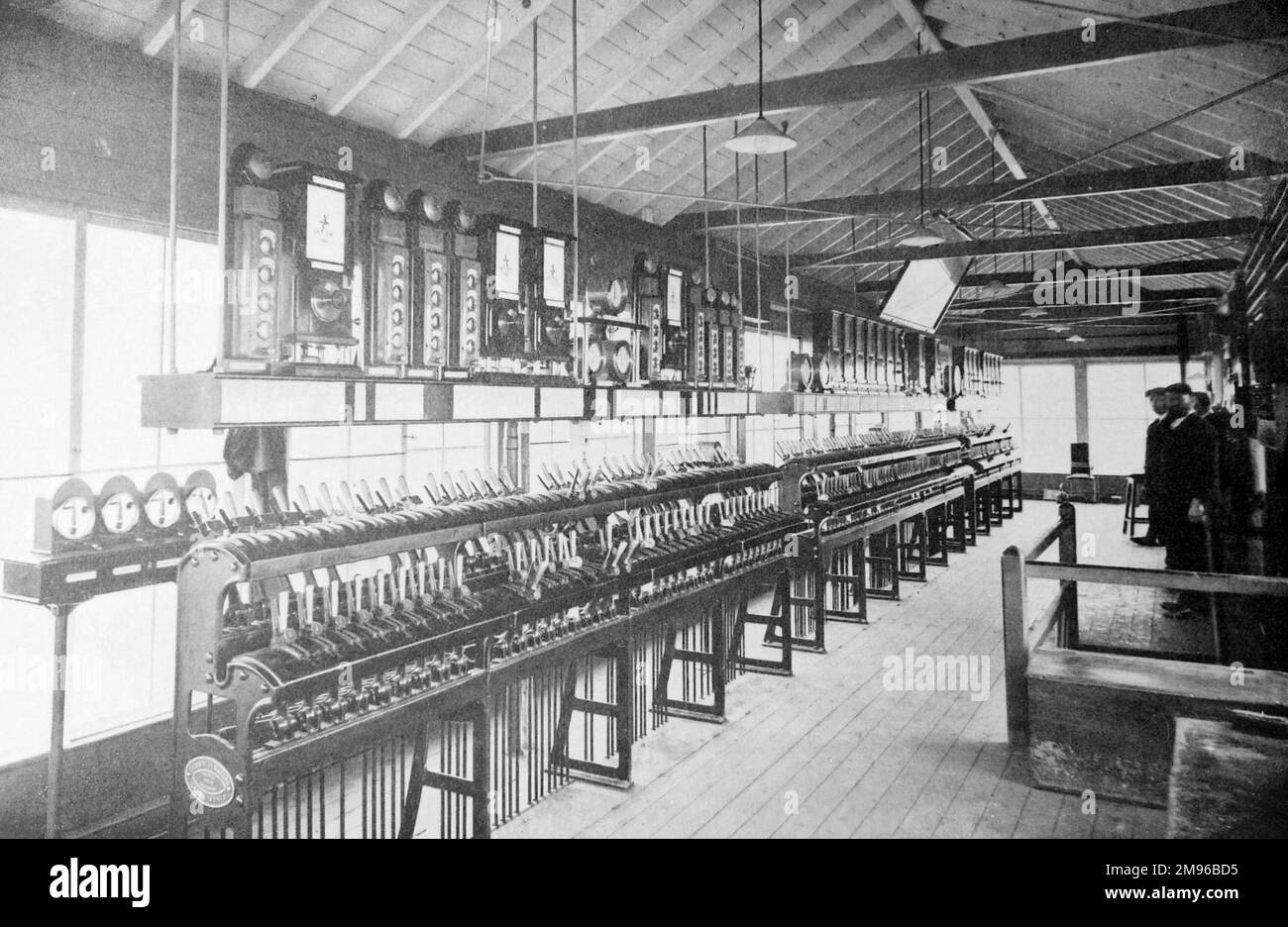 Crewe railway station Black and White Stock Photos & Images - Alamy