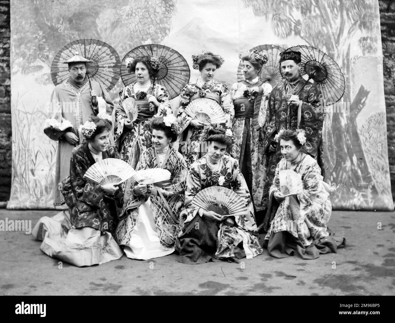 Edwardian costume hi-res stock photography and images - Alamy