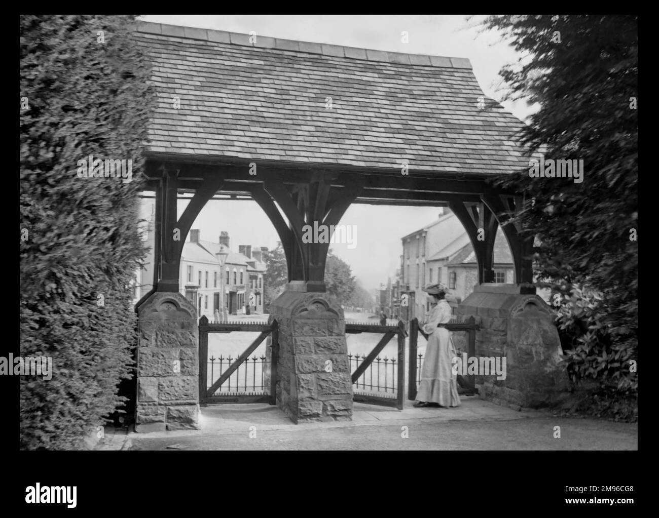 Edwardian pillars Black and White Stock Photos & Images - Alamy