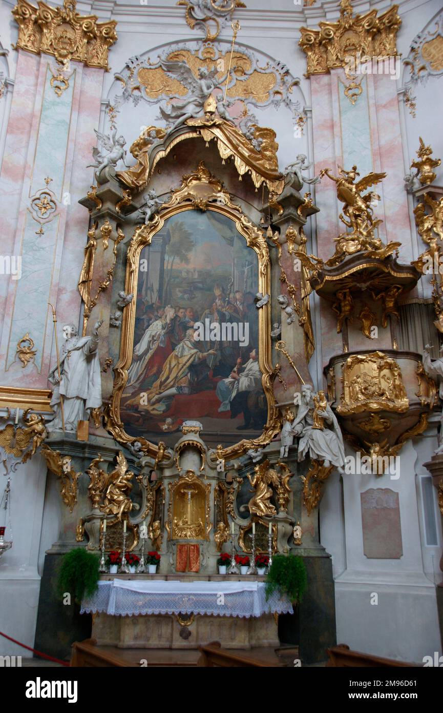 Side altar hi-res stock photography and images - Alamy