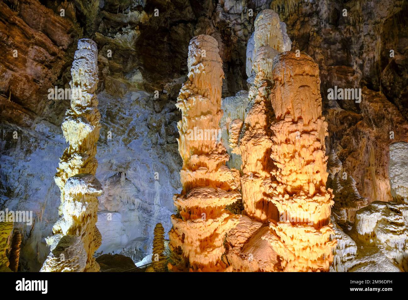 Stalagmite stalagmite grotta hi-res stock photography and images - Alamy