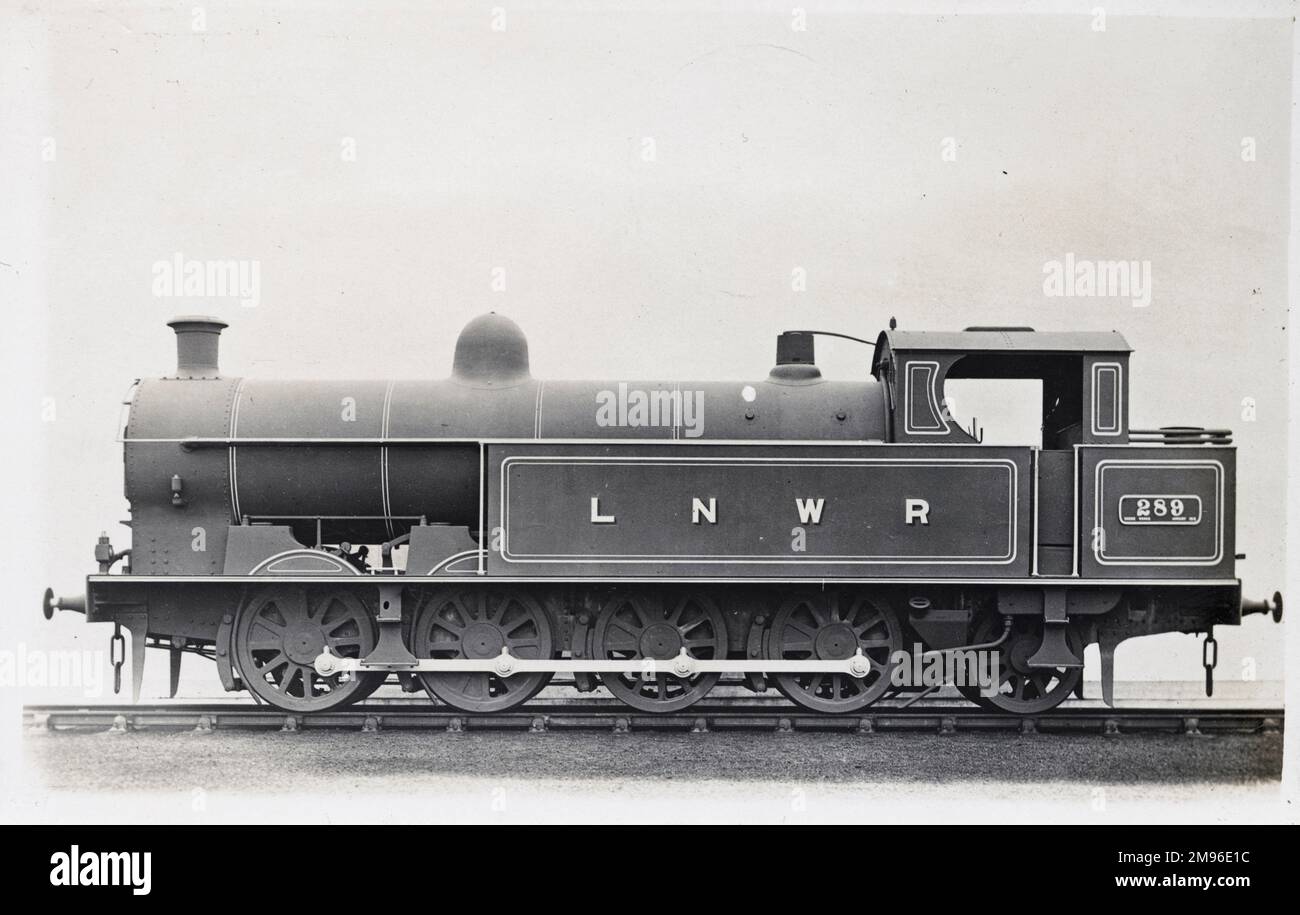 2 8 2 locomotive hi-res stock photography and images - Alamy