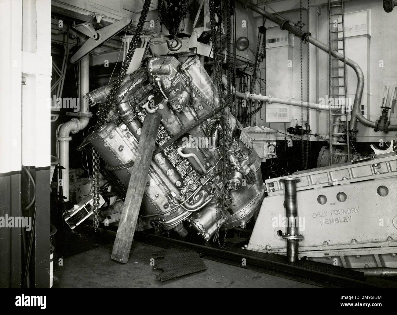 Crane engine hi-res stock photography and images - Alamy