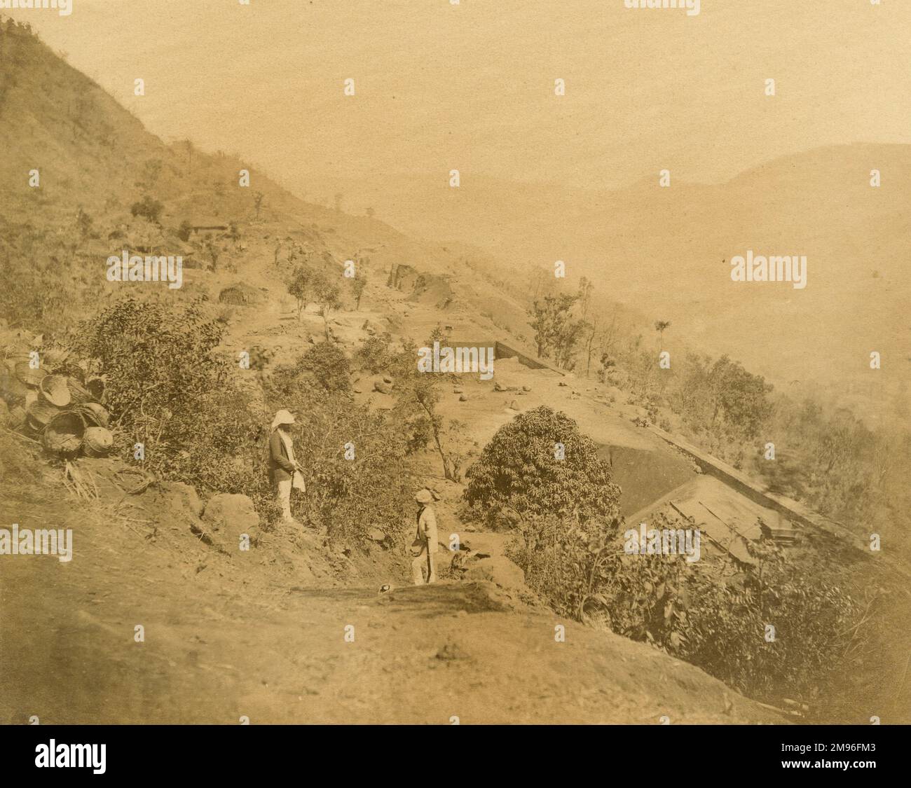 Railway walls looking down incline hi-res stock photography and images ...