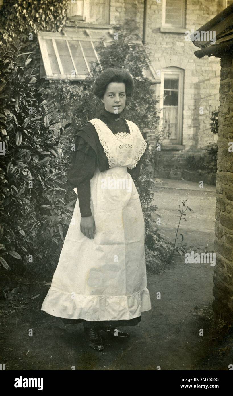 Edwardian servants working hi-res stock photography and images - Alamy