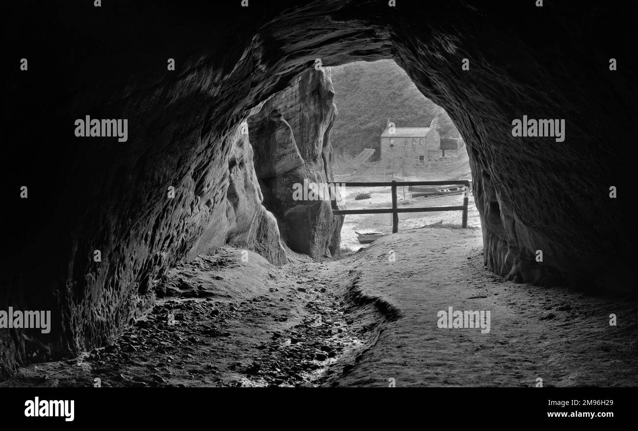 A pathway through the rocks at Cove, Scotland Stock Photo - Alamy