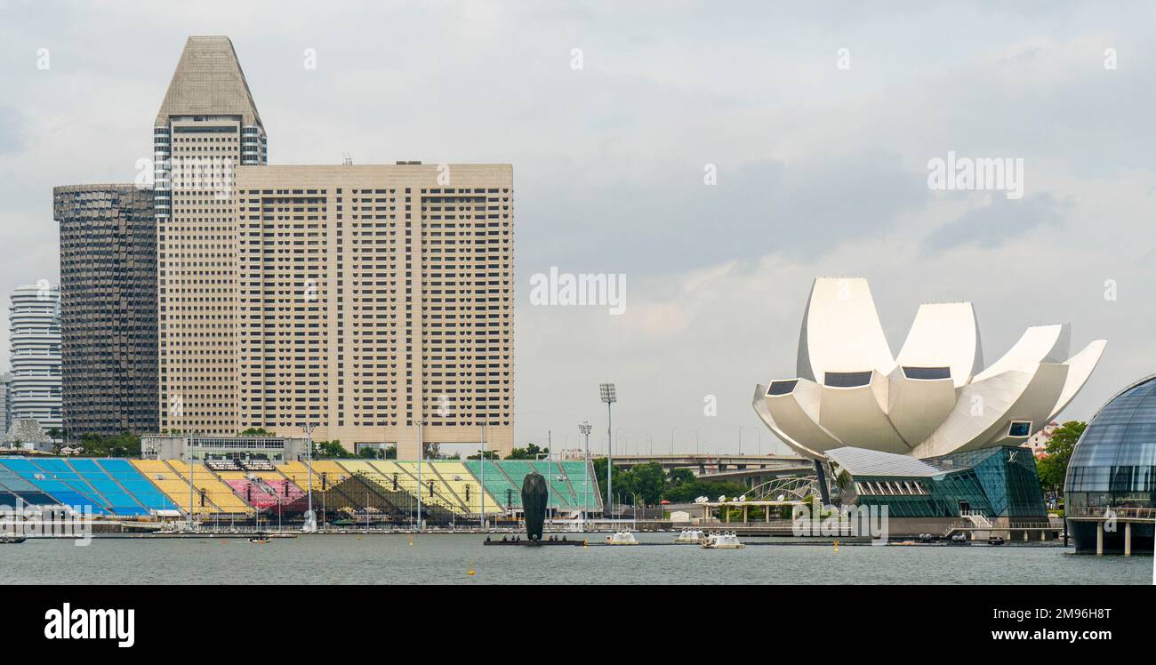 The Float Grandstand and ArtScience Museum at Marina Bay Singapore ...