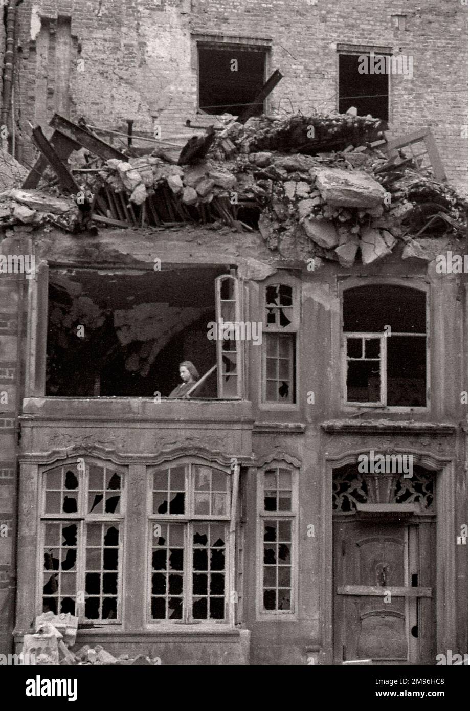 Bombed building ww2 hi-res stock photography and images - Alamy