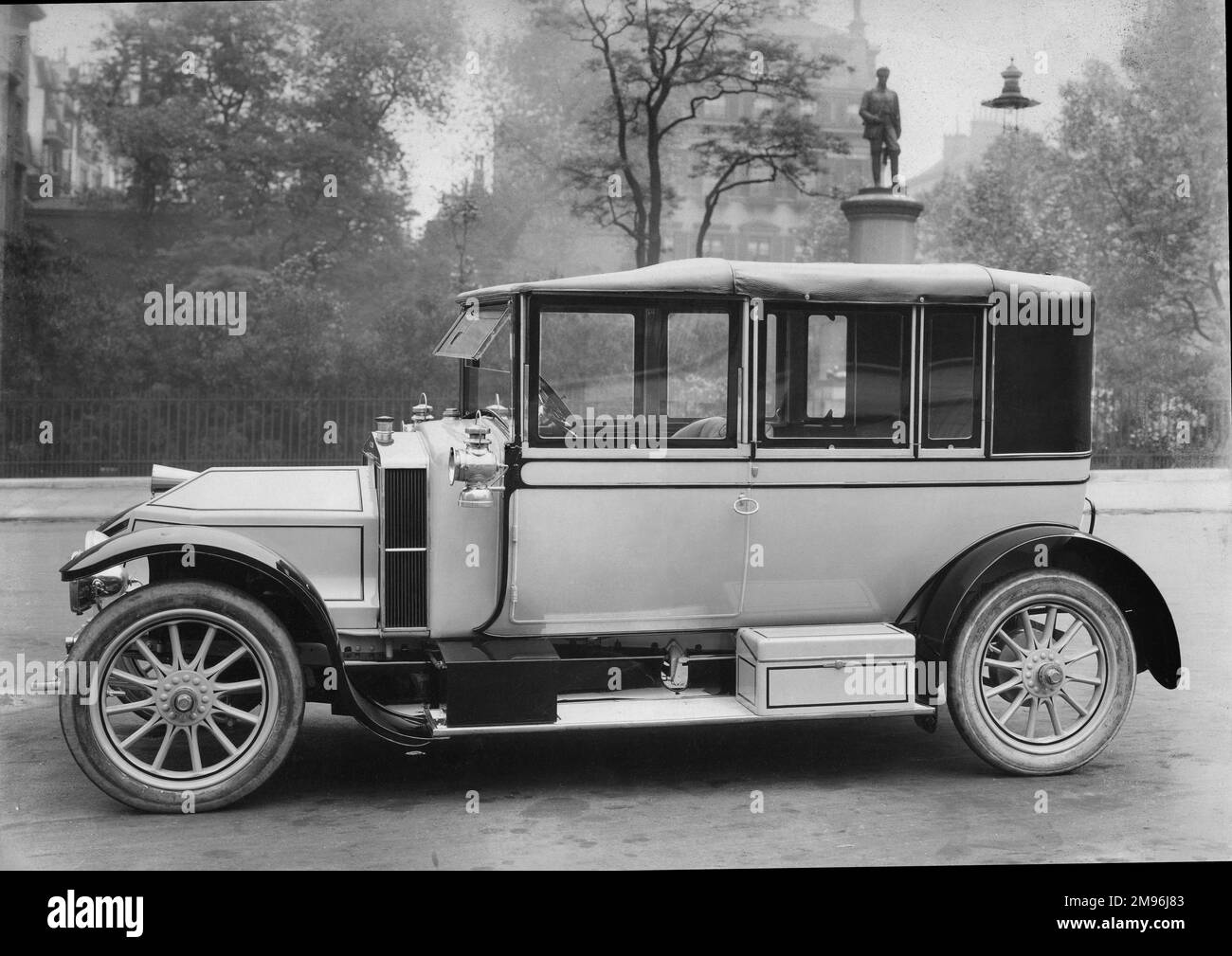 Early vintage car Black and White Stock Photos & Images - Alamy