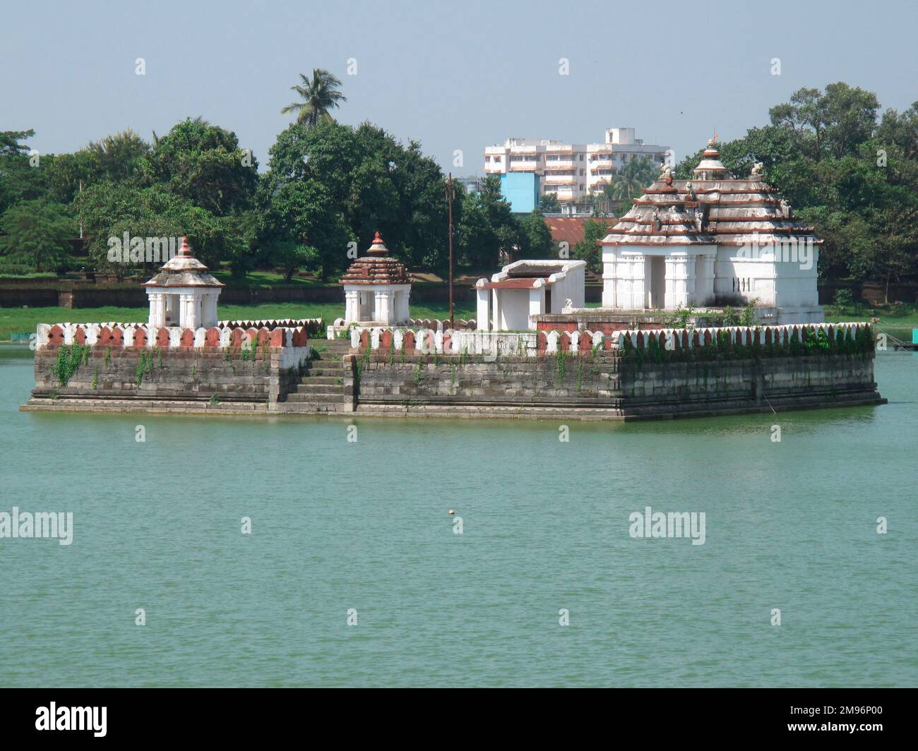 India, Orissa, Bhubaneswar: Temple in the holy tank Bindu Sagar Stock ...