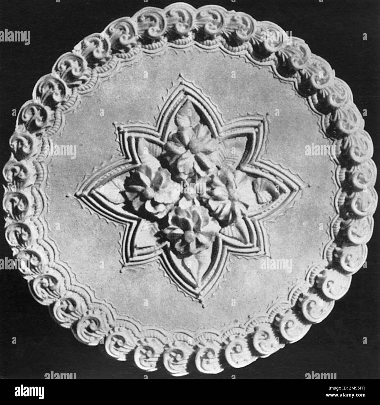 Basket Weave Construction Methods. "C" Shell Border Design Stock Photo ...