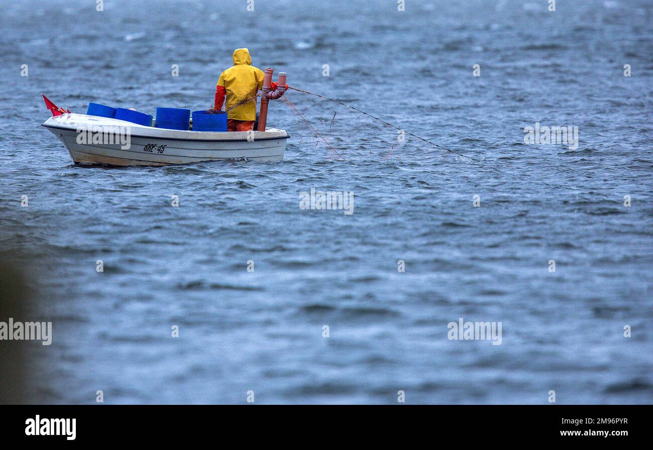Small fishing boat 17th hi-res stock photography and images - Alamy