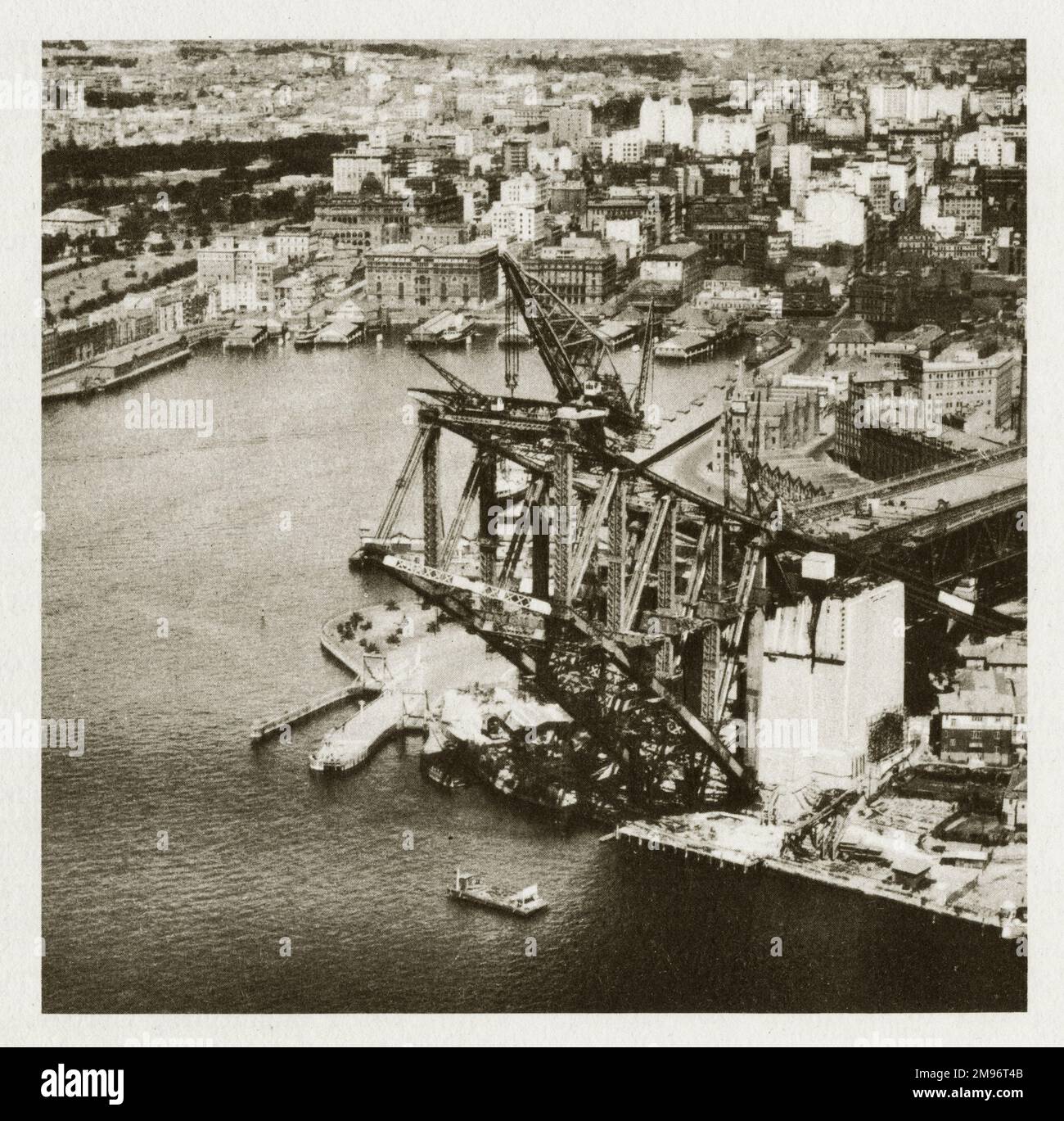 Sydney Harbour Bridge under construction Stock Photo - Alamy