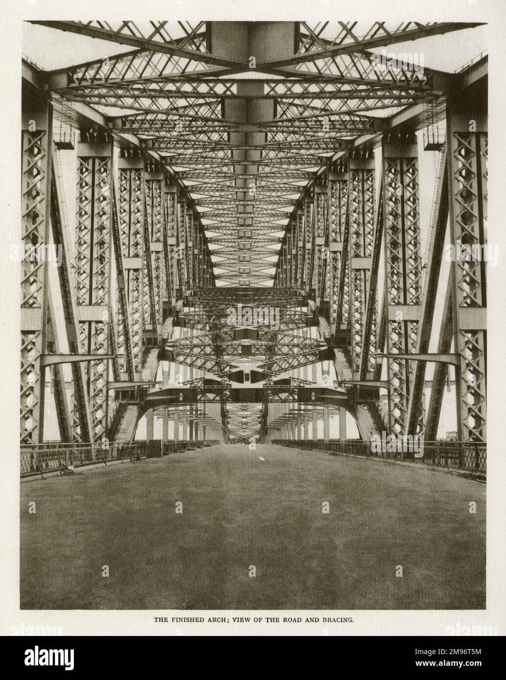 Sydney Harbour Bridge: the finished arch, view of the road and bracing ...