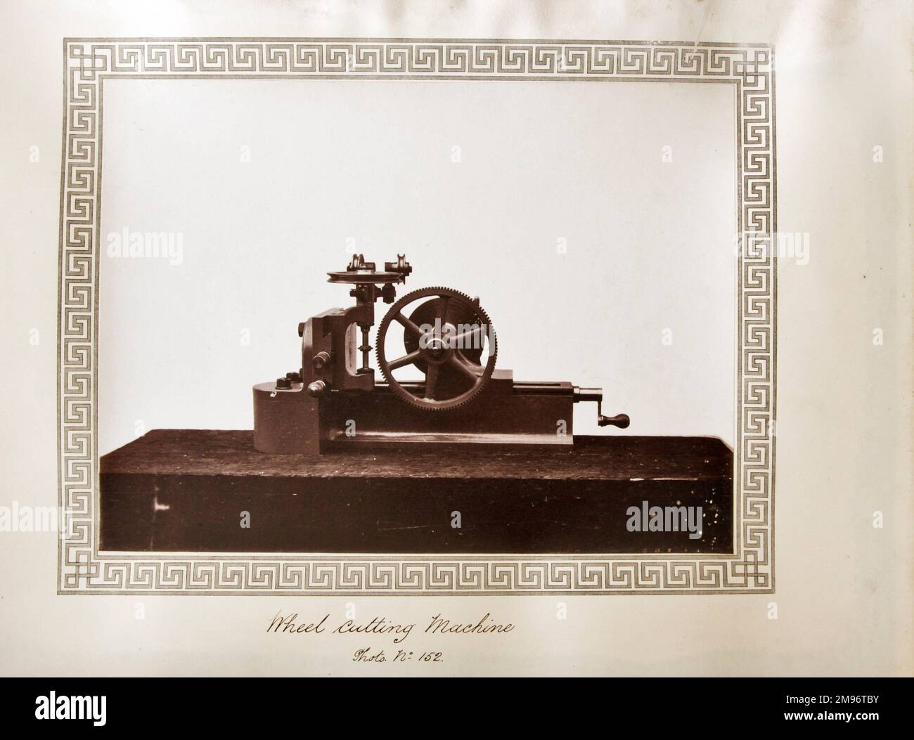 Wheel cutting machine Stock Photo - Alamy