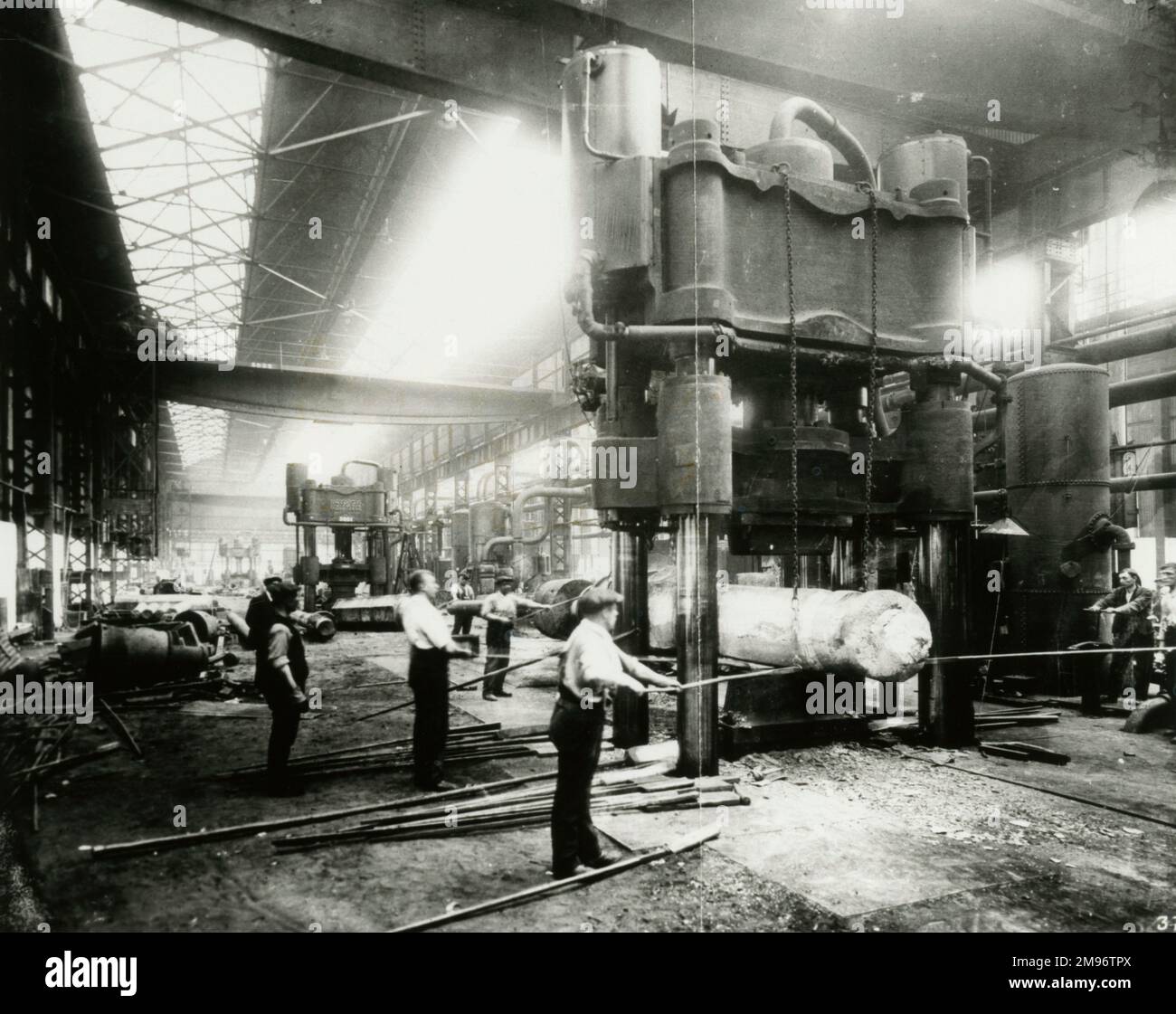 Press forgings hi-res stock photography and images - Alamy