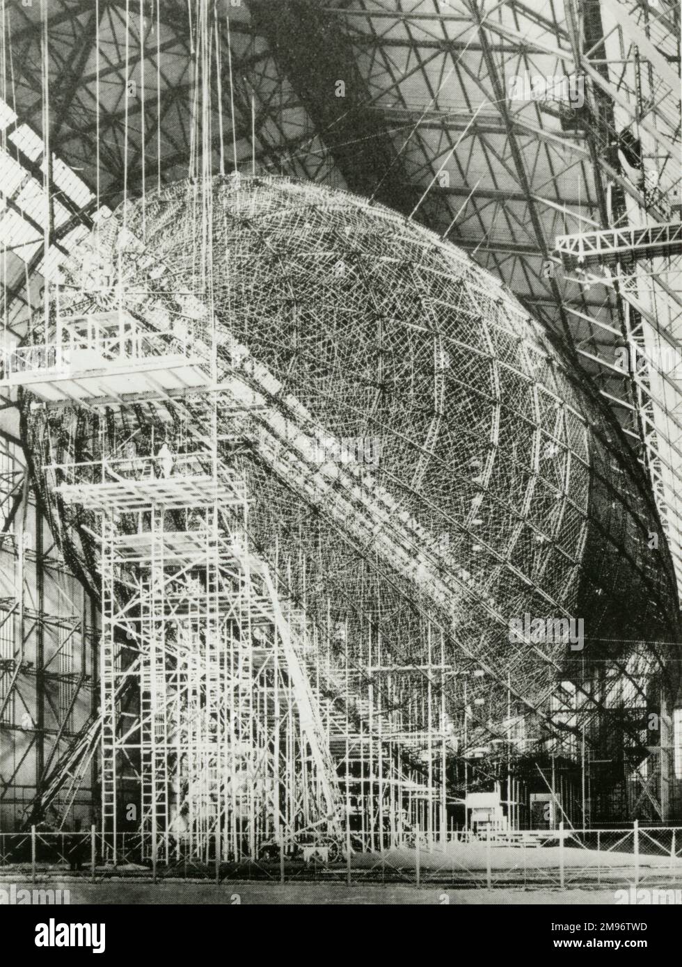Zeppelin lz 129 hi-res stock photography and images - Alamy