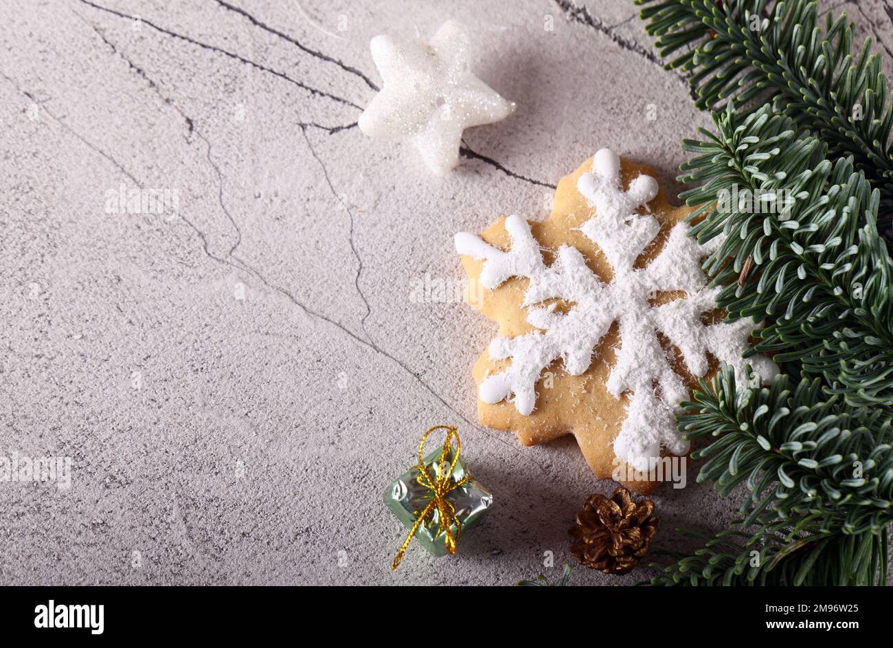 christmas background green christmas tree Stock Photo - Alamy