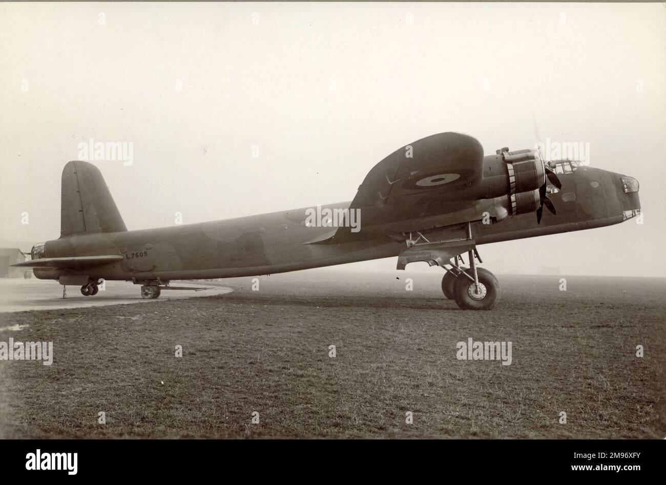 Short stirling bomber hi-res stock photography and images - Alamy