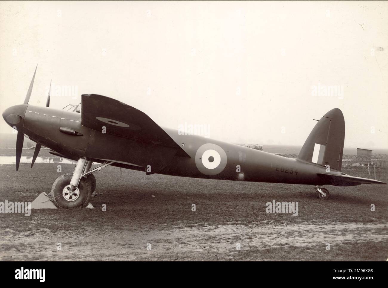 De Havilland Mosquito prototype W4050 (side view). Despite looking dark ...