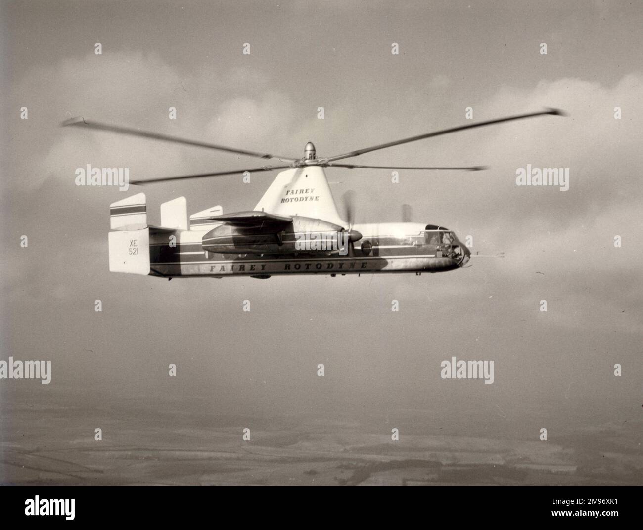 Fairey Rotodyne, XE521, side view in flight Stock Photo - Alamy