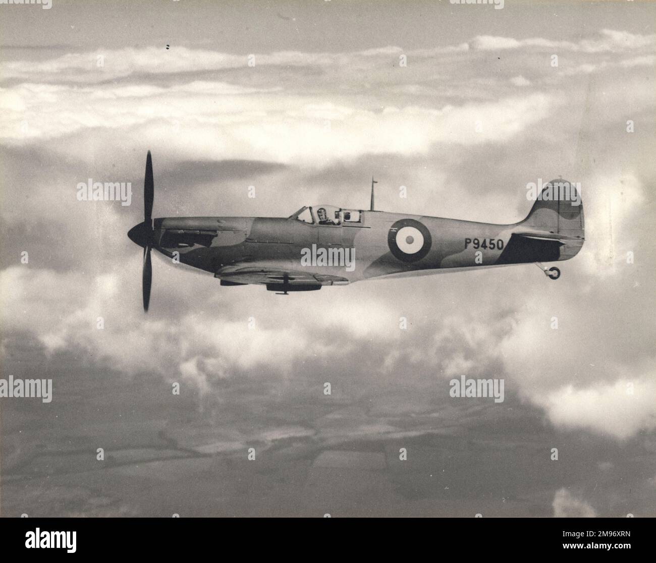 Supermarine Spitfire I, P9450 Stock Photo - Alamy