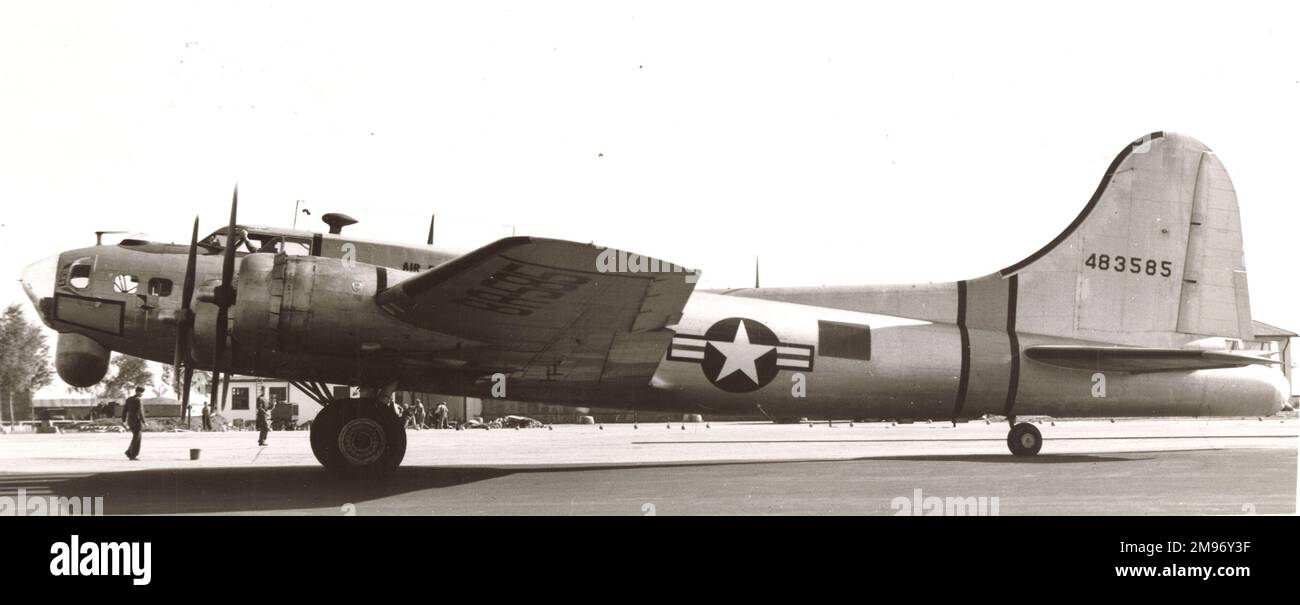 Sb 17g flying fortress hi-res stock photography and images - Alamy