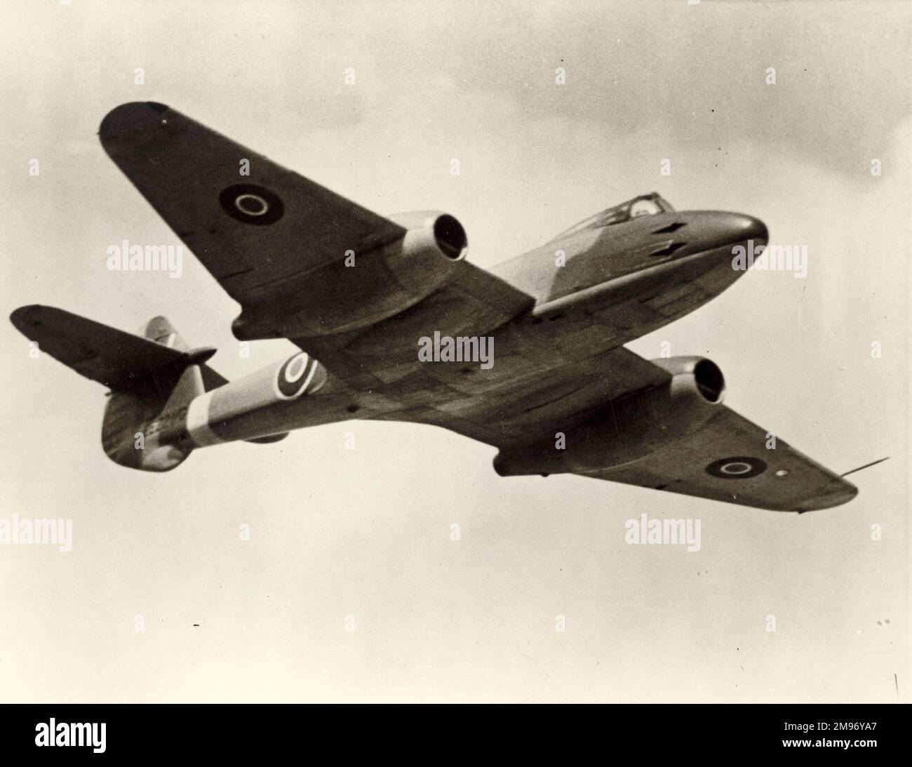 Gloster Meteor F1, EE221/G Stock Photo - Alamy