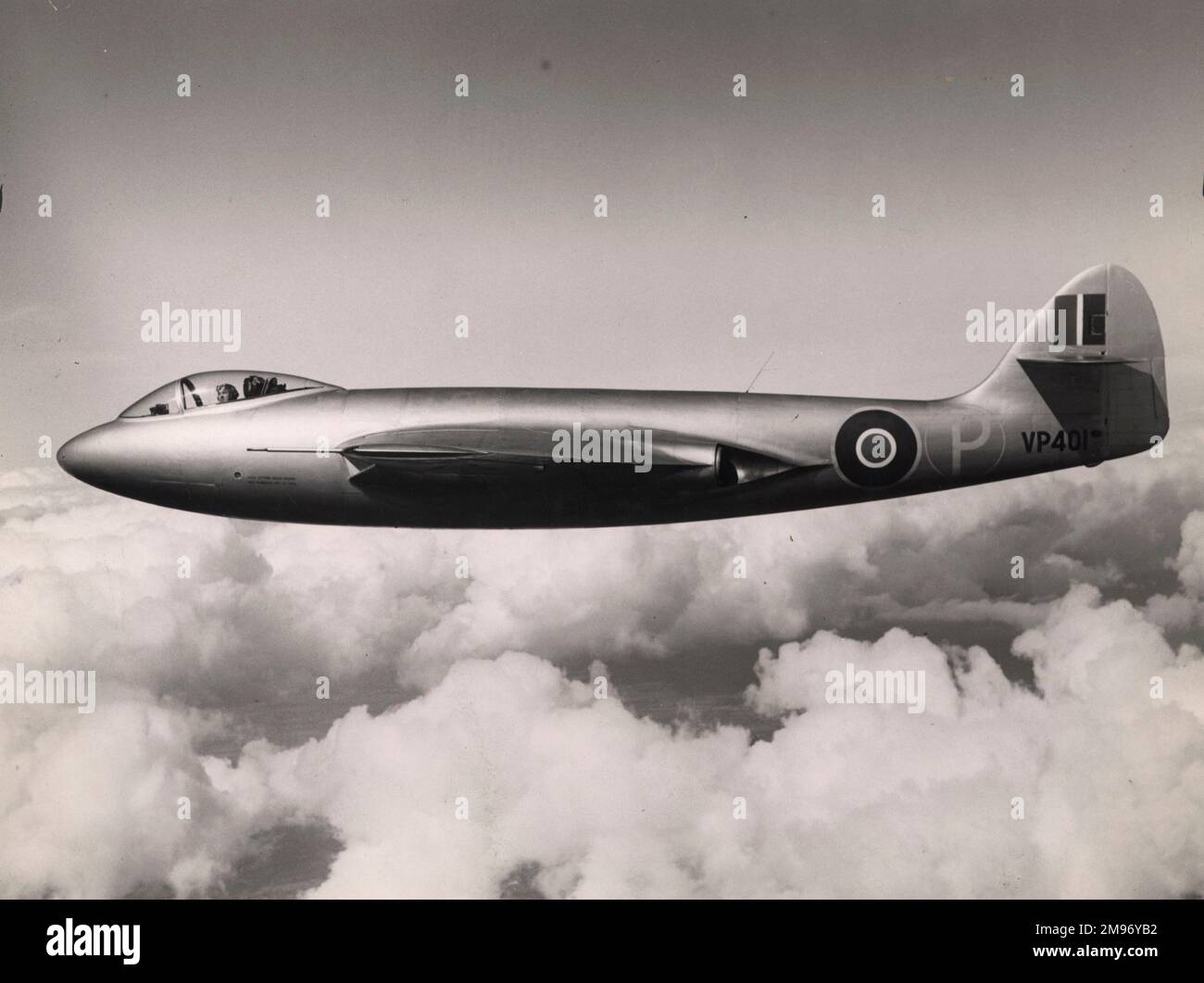 Hawker P1040, VP401, research aircraft in flight which led to the Sea ...