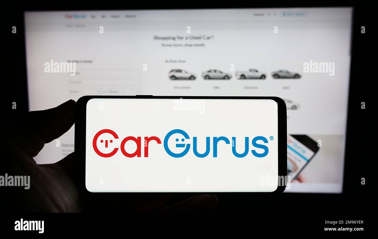 Car gurus hi-res stock photography and images - Alamy