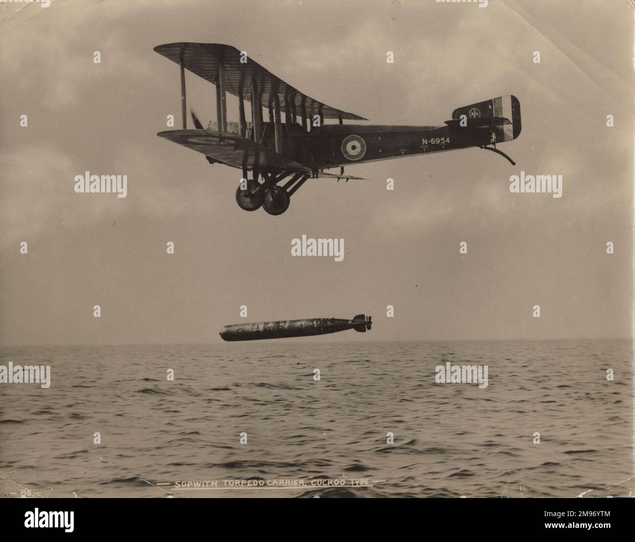 Sopwith Cuckoo, N6954, dropping a MkIX torpedo Stock Photo - Alamy