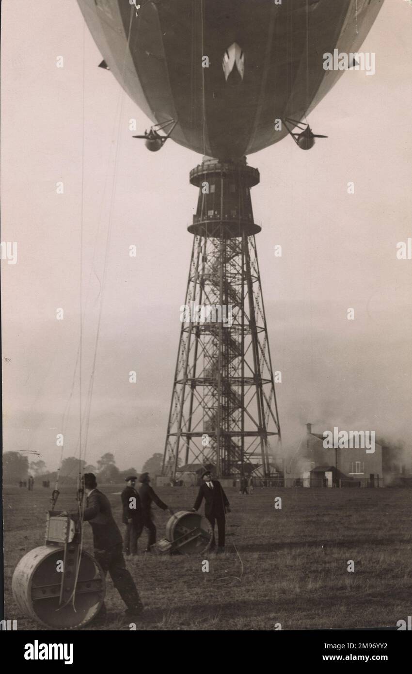 Airship R101 at its mooring mast at Cardington. 16 October 1929. The ...