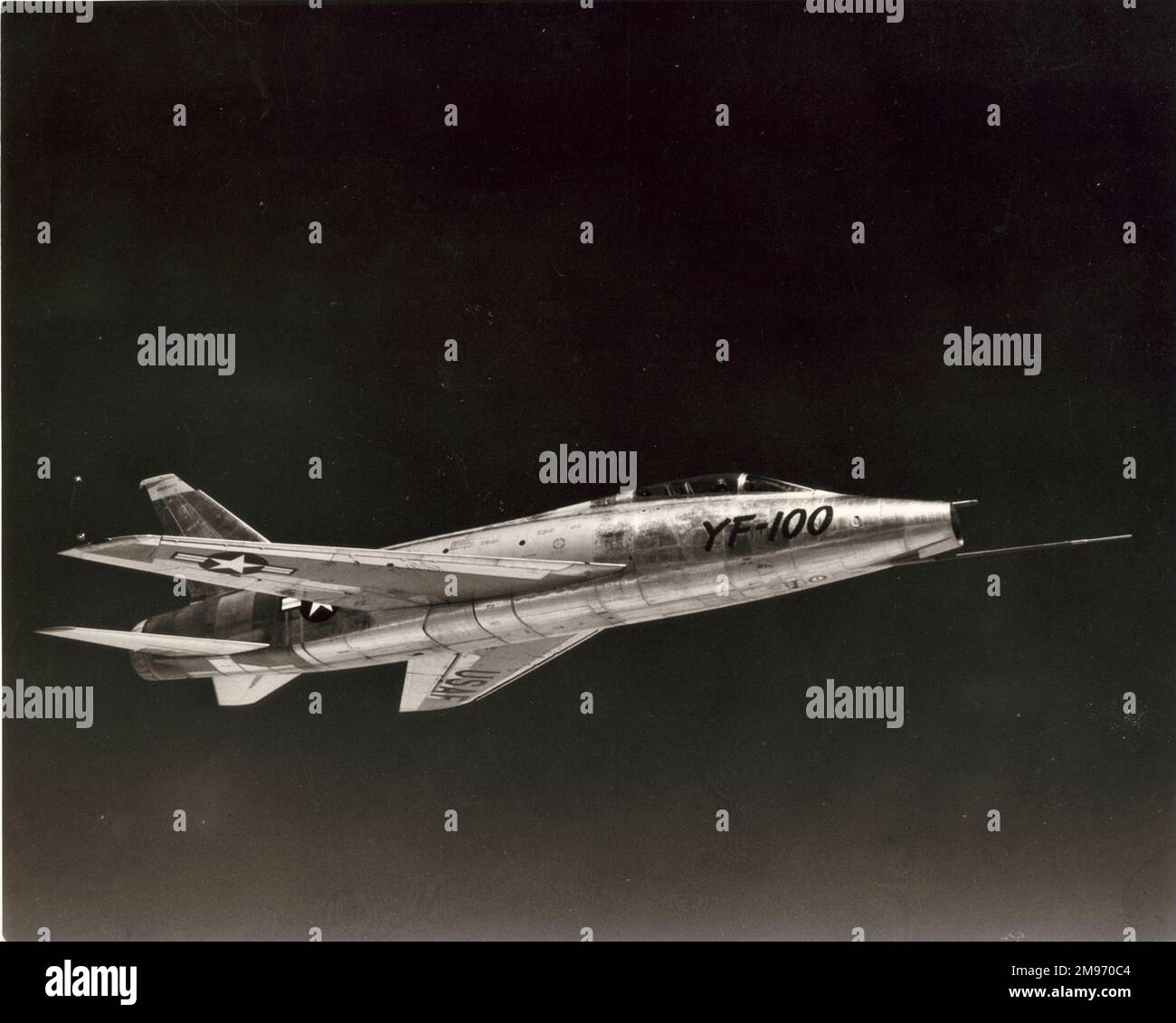 Yf 100 hi-res stock photography and images - Alamy