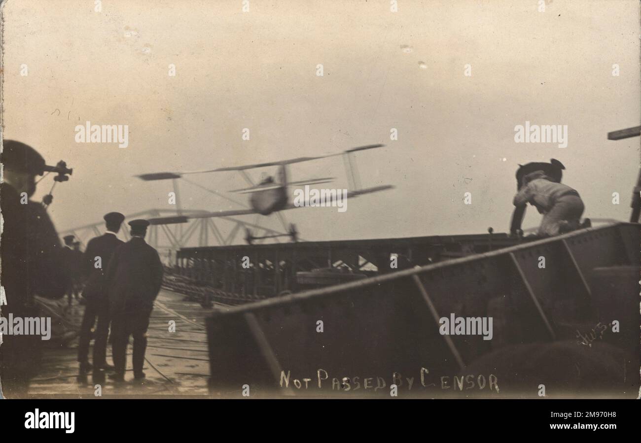 Sopwith Pup taking-off from a ship Stock Photo - Alamy