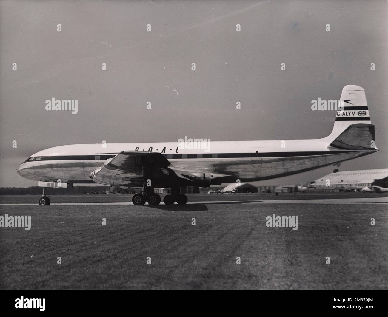 de Havilland DH106 Comet 1, G-ALYV, of BOAC. This aircraft ...