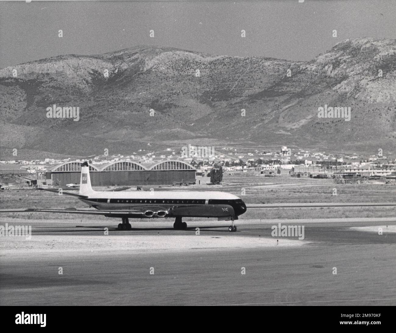 The first de Havilland DH106 Comet 4B, probably G-APMA Sir Edmund ...