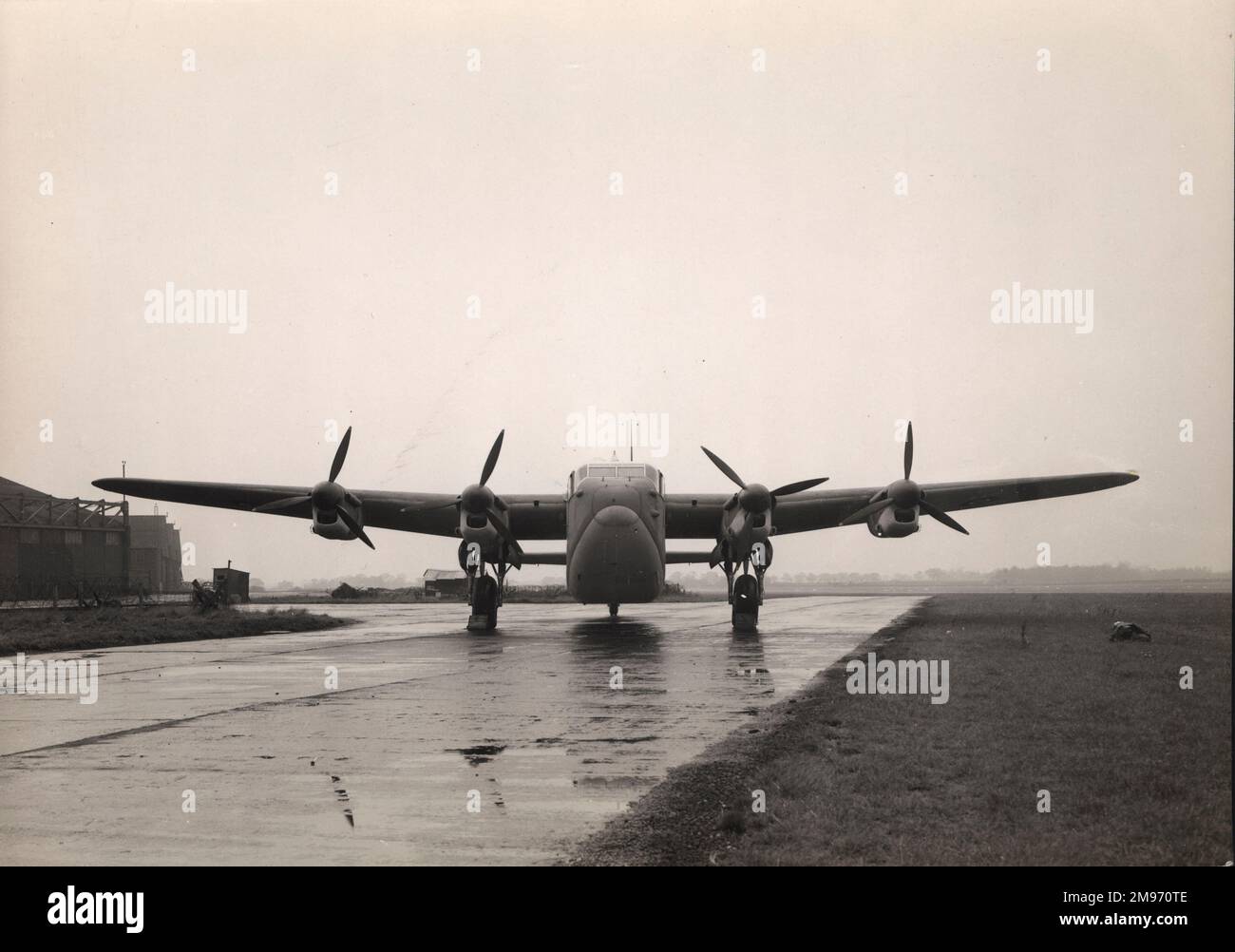 Avro york transport aircraft hi-res stock photography and images - Alamy