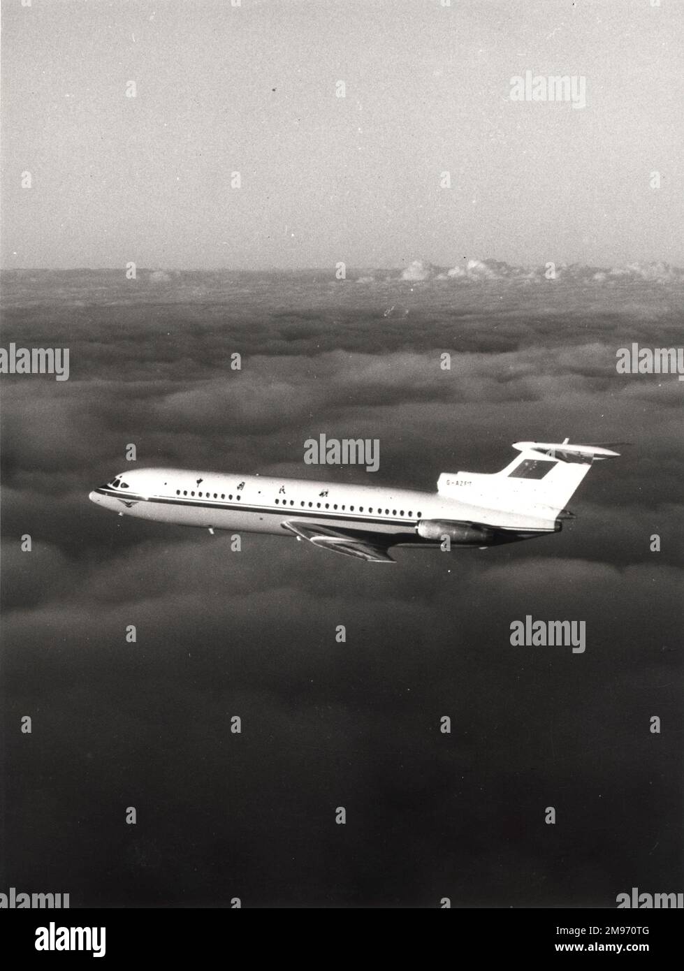 2e 102 hi-res stock photography and images - Alamy