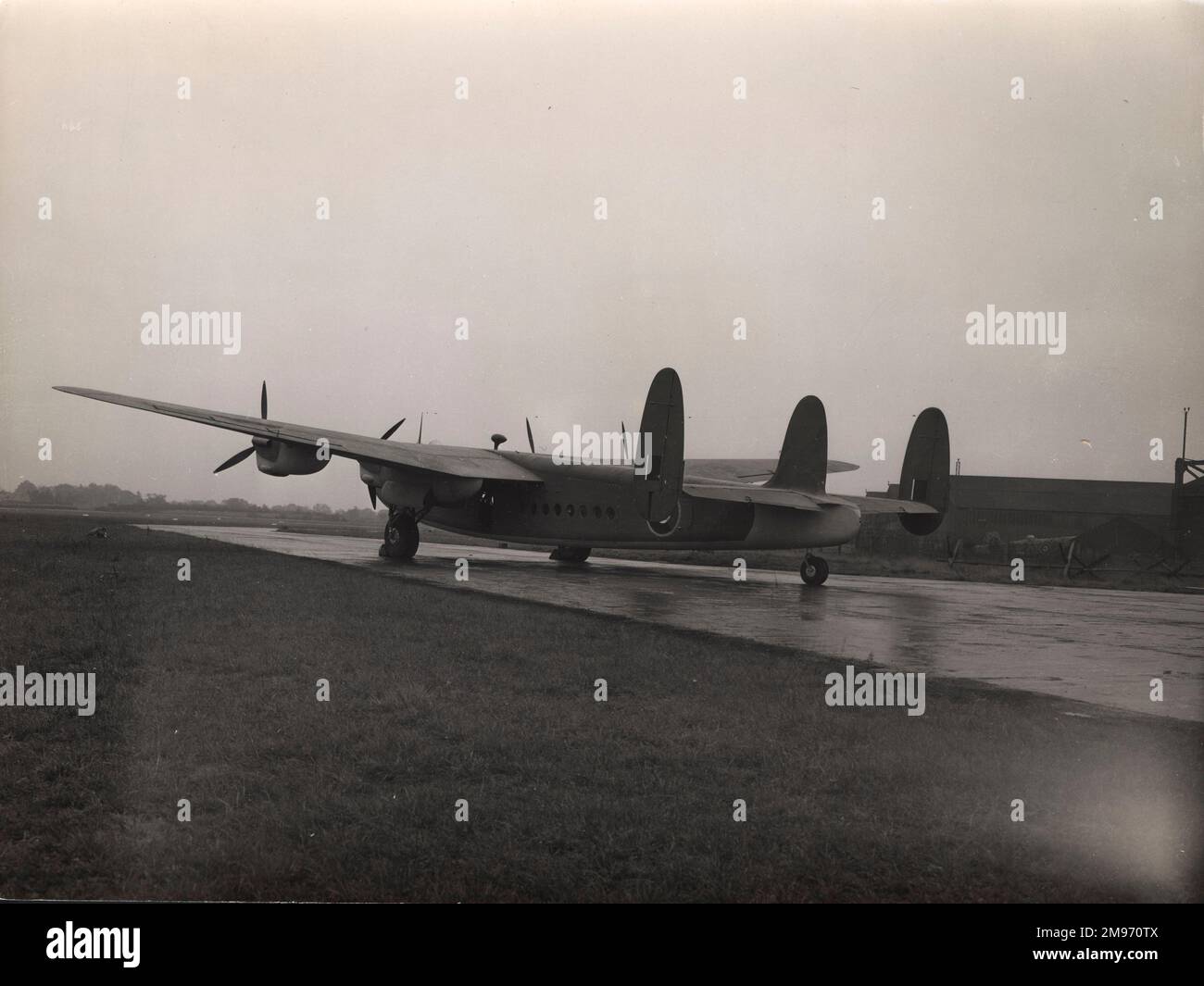 Avro york transport aircraft hi-res stock photography and images - Alamy