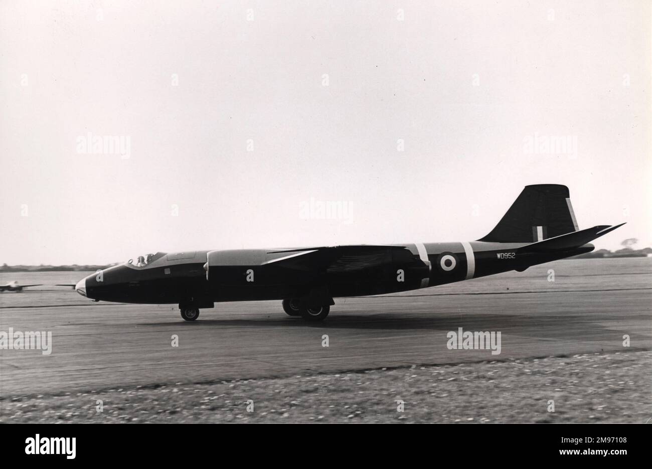 All electric powered aeroplane hi-res stock photography and images - Alamy