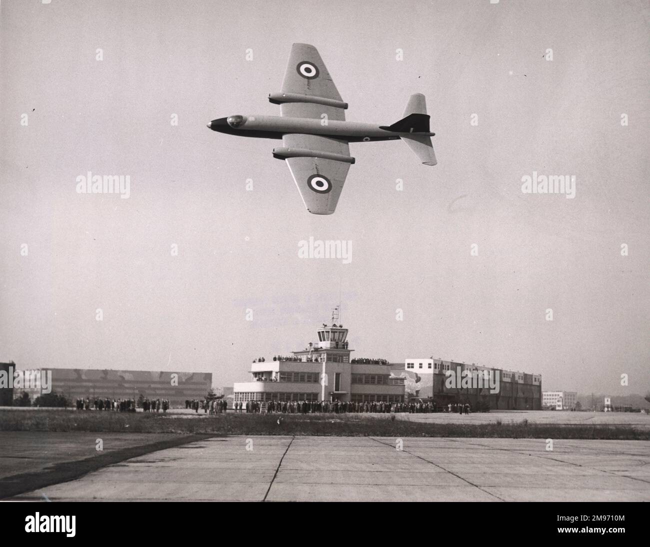 English Electric Canberra B2, WD932, was demonstrated at Martin Airport ...