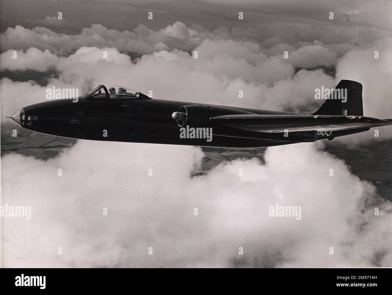 The first English Electric Canberra B(I)8, VX185, was converted from the B5 Stock Photo - Alamy