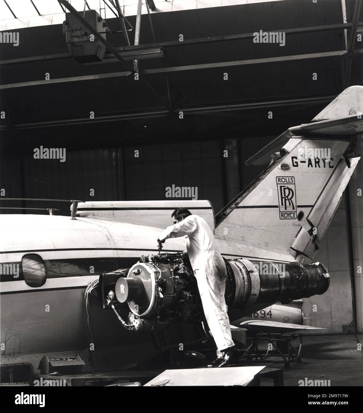 Rolls-Royce Viper 600 turbojet fitted to the Rolls-Royce flying testbed ...
