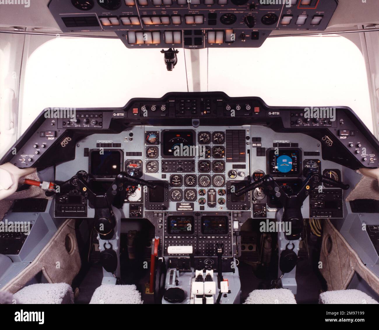 Cockpit of the British Aerospace 125-1000 Stock Photo - Alamy