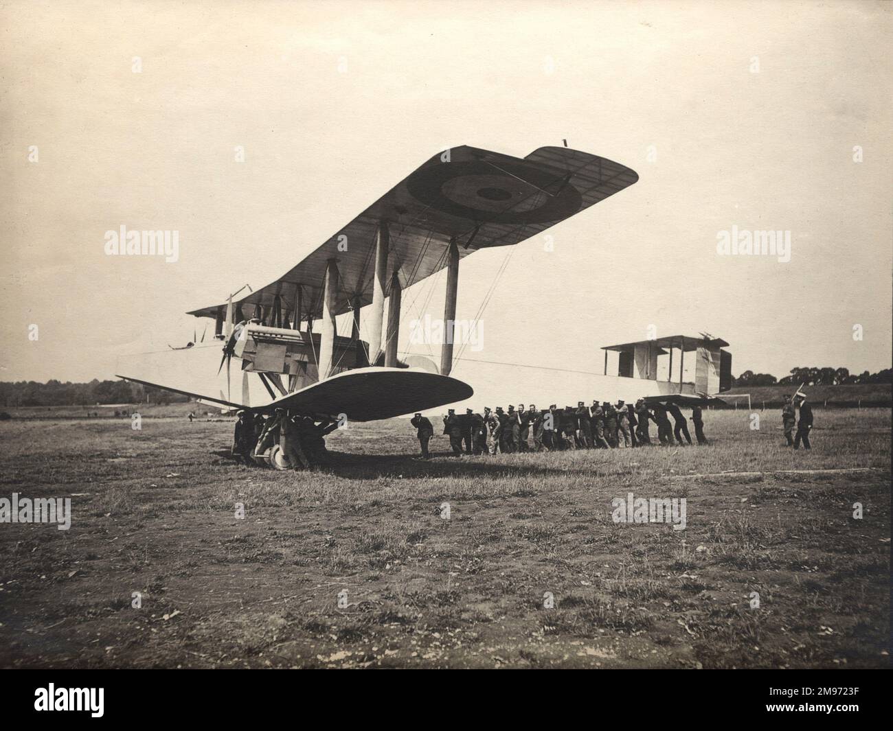 Handley Page O/100 being manhandled on the ground Stock Photo - Alamy